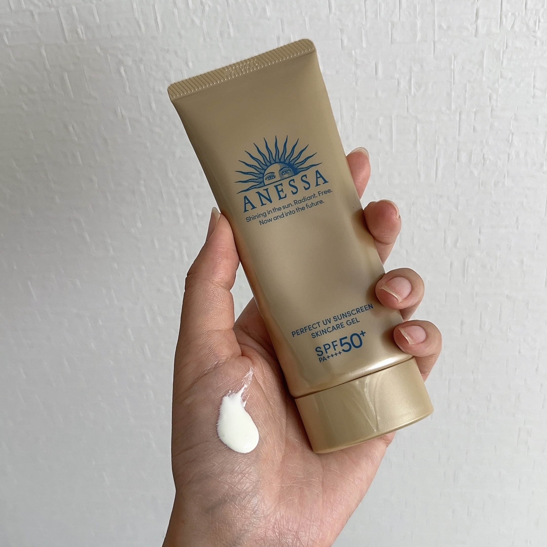 テクスチャーは少しもったりとしていて乳液のような感じ。